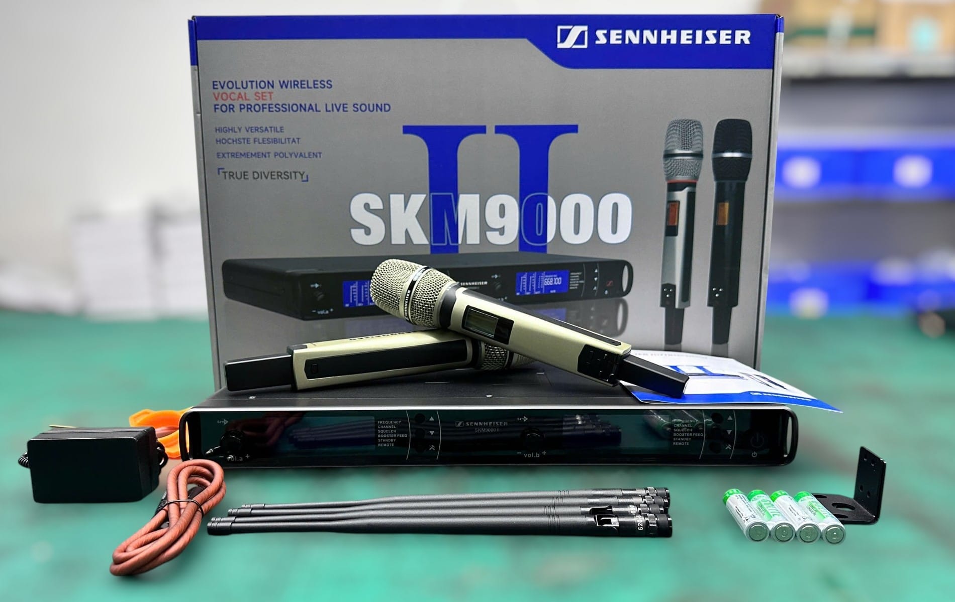 So sánh micro không dây Sennheiser SKM 9000 II và SKM 9000